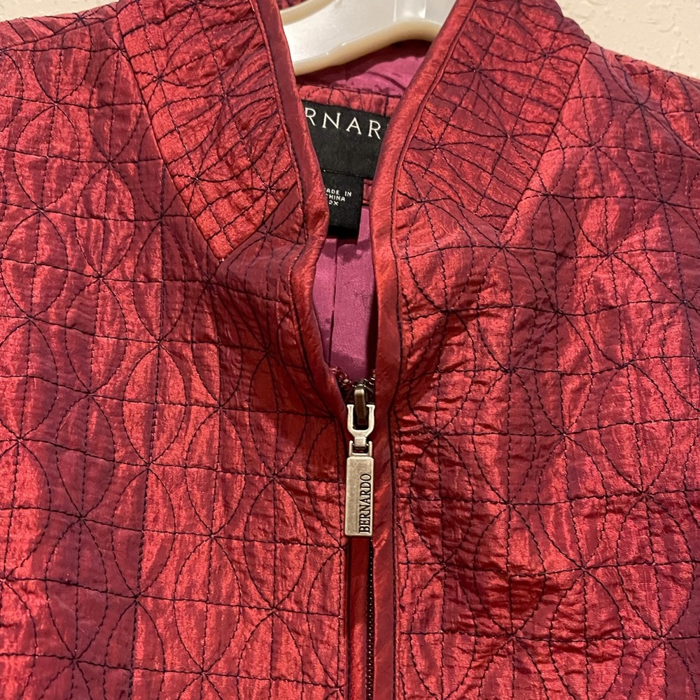 Bernardo Lightweight Quilted Jacket Burgundy 2x - Gem